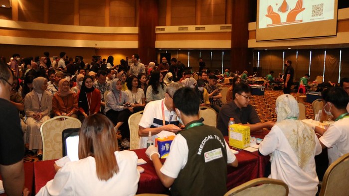 Rayakan HUT ke-55, Bank Mega Gelar Donor Darah hingga Mini MCU