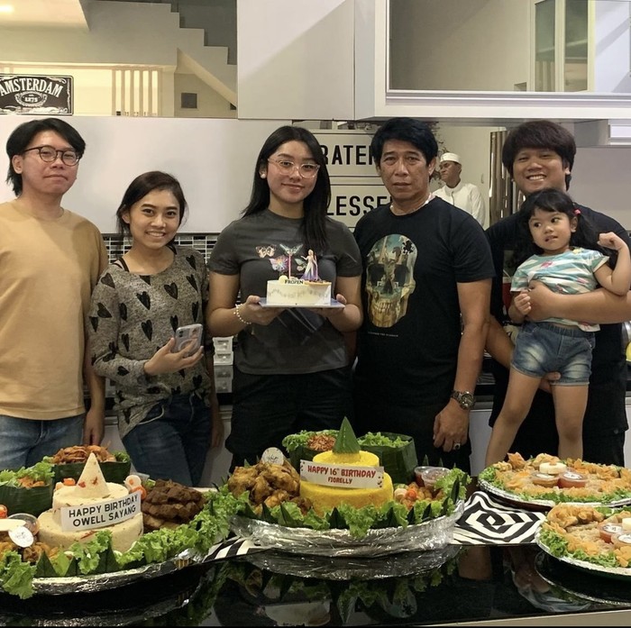 Keseruan Parto Saat Makan Durian hingga Kulineran Bareng Keluarga