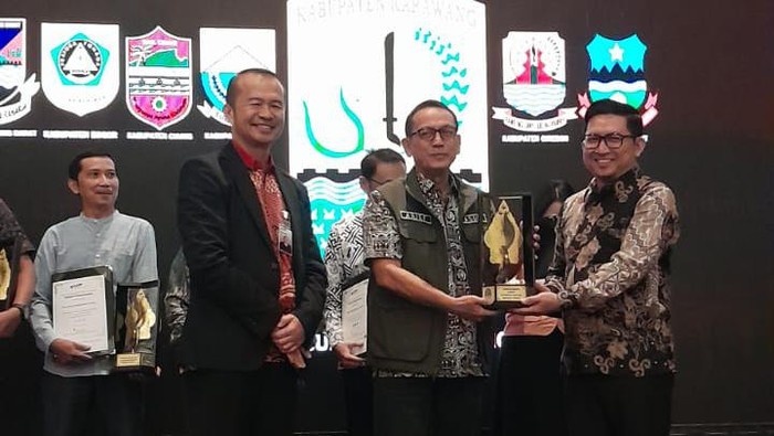 Pemkab Karawang Raih Penghargaan Kematangan UKPBJ Proaktif Pemkab Karawang Raih Penghargaan Kematangan UKPBJ Proaktif
