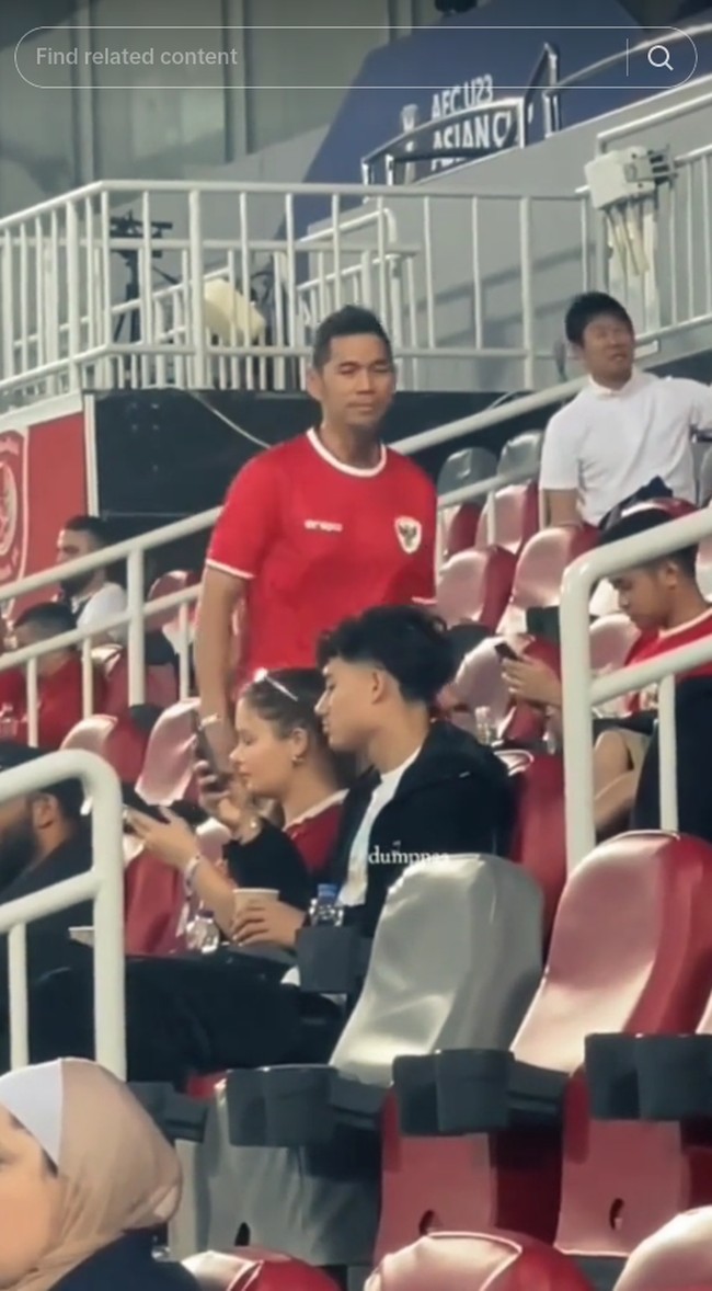 8 Foto Noa van der Hoeven, Pacar Rafael Struick yang Nonton Laga Timnas ...