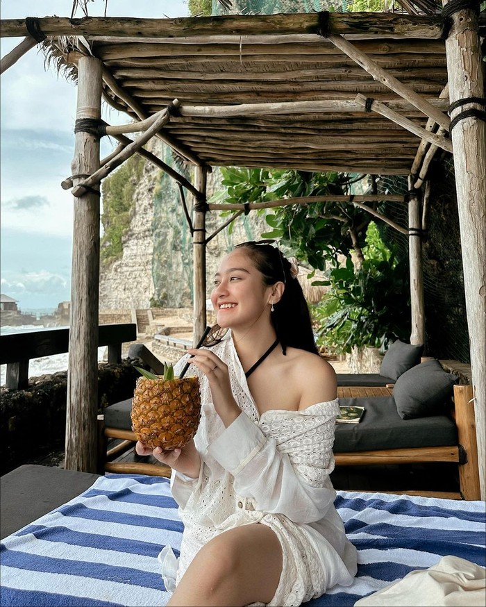 Hobi Kulineran, Ini Momen Salshabilla Adriani saat Nikmati Es Krim dan ...