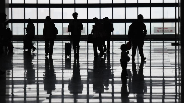 Stasiun Kereta di China Dipadati Penumpang Jelang Libur May Day