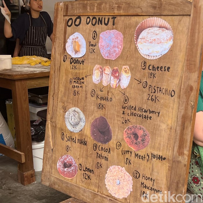 Pengalaman Antre 1,5 Jam Demi Cicip Donat Labu Viral di Blok M