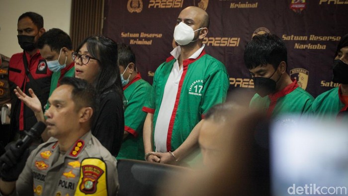 Penampilan Rio Reifan Jadi Tahanan Narkoba untuk Kelima Kalinya Penampilan Rio Reifan Jadi Tahanan Narkoba untuk Kelima Kalinya