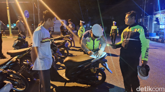 42 Motor Balap Liar Diamankan di 2 Lokasi Pamekasan 42 Motor Balap Liar Diamankan di 2 Lokasi Pamekasan