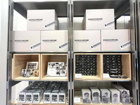 Dear Army, Yuk Serbu BTS Pop-Up Monochrome di Metro, Gandaria City