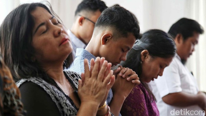 Potret Khidmat Misa Kenaikan Yesus Kristus di Gereja Semper Cilincing