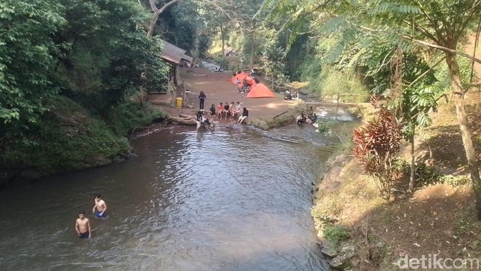 Curug Tilu Leuwi Opat, Kompleks Air Terjun yang Jadi Primadona di Bandung
