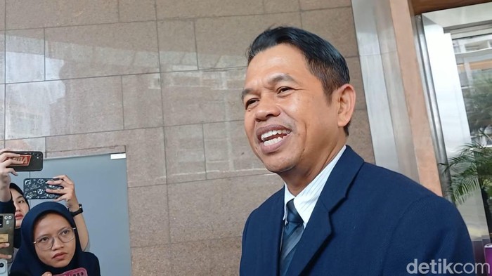 Dedi Mulyadi soal Poster Syaikhu-Ilham Habibie: Kita Mau Jabar Banyak Calon Dedi Mulyadi soal Poster Syaikhu-Ilham Habibie: Kita Mau Jabar Banyak Calon