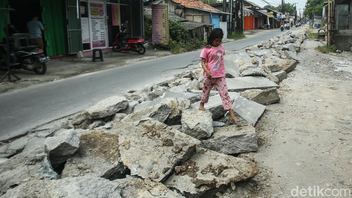 Perbaikan Jalan Rusak di CBL Bekasi Dikebut Perbaikan Jalan Rusak di CBL Bekasi Dikebut