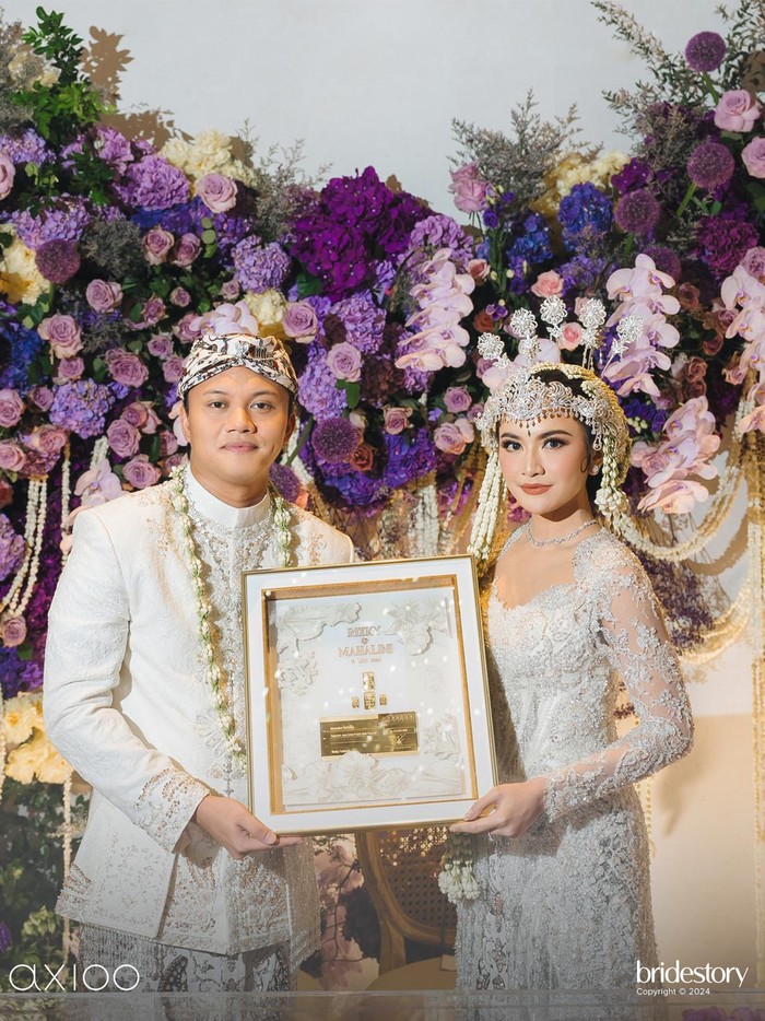 5 Foto Pernikahan Rizky Febian dan Mahalini Berbusana Pengantin Sunda