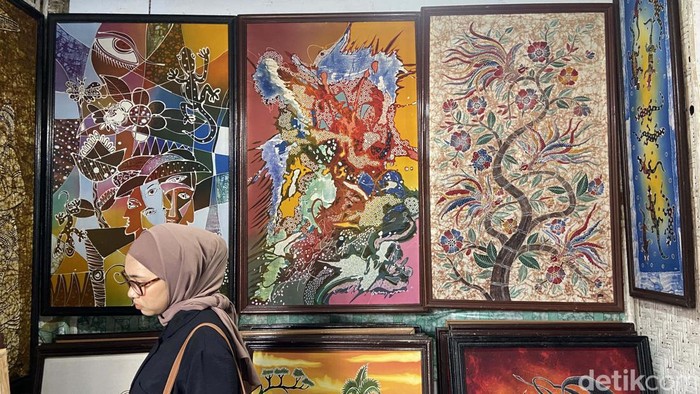 Mengenal Seni Batik Lukis yang Disukai Turis Asing