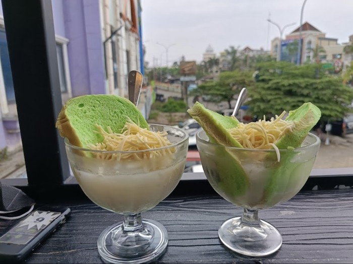 Slurrpp! 20 Es Duren yang Legit Ada di Sini