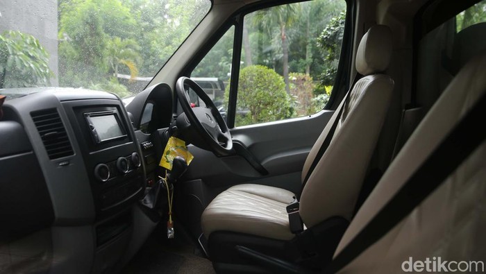 Penampakan Mobil Mercy Sprinter SYL yang Disita KPK