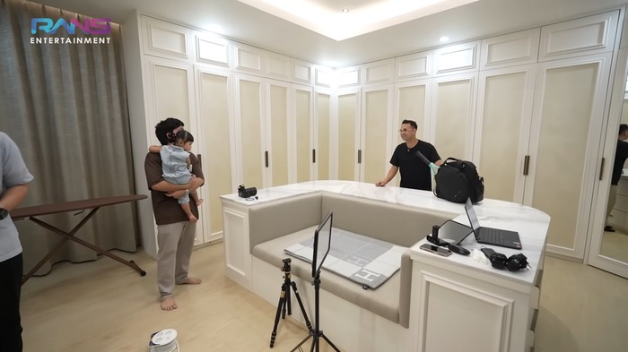 Potret Rumah Atta Halilintar dan Aurel Hermansyah yang Megah Banget!