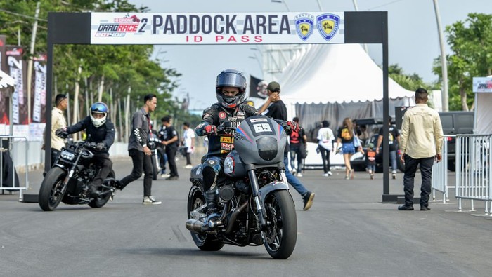 Potret Balapan Drag Moge Harley Davidson Terbesar di Indonesia