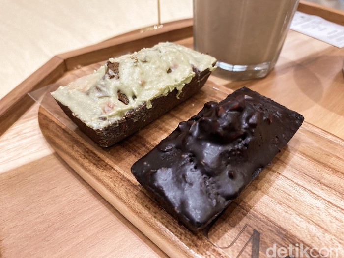 Kafe di PIK yang Punya Cream Coffee Enak Dilayani Barista Mirip Aktor Korea