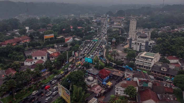 Potret Kemacetan di Puncak Bogor Saat Libur Panjang