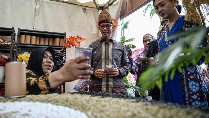 OJK Gelar Gernas BBI-BBWI untuk Dukung UMKM dan Pariwisata OJK Gelar Gernas BBI-BBWI untuk Dukung UMKM dan Pariwisata