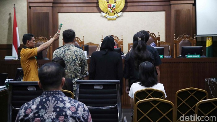 Momen Istri-Anak hingga Cucu SYL Bersaksi di Sidang
