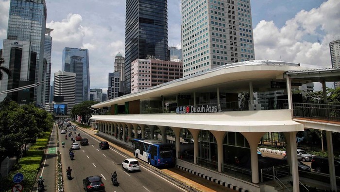 4 Spot Foto Halte TransJakarta Paling Estetik