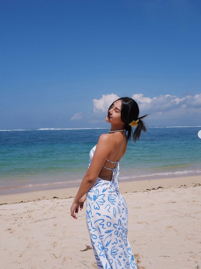 8 Potret Anya Geraldine Liburan di Bali, Tampil Menawan Pamer Kulit Tan