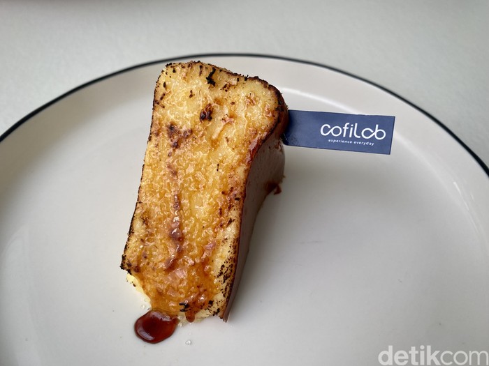 Uniknya Matcha Espresso dan Salmon Chasuke di Cofilab BSD