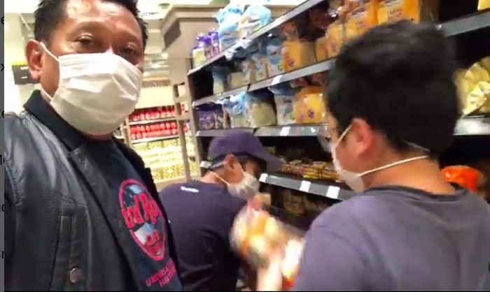 Tukul Arwana Selalu Bagikan Momen Makan Bareng Anak-anaknya