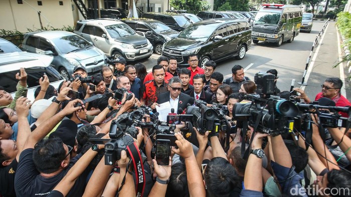 Potret Sekjen PDIP Hasto Penuhi Panggilan Polda Metro Jaya