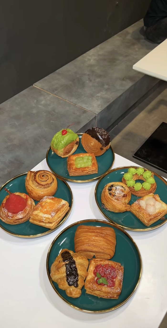 Aneka Pastry di Circles Bakery Jogja yang Dituduh Plagiat Bakery di ...