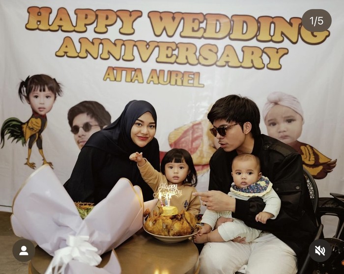 Intip Lagi Momen Makan Aurel Hermansyah Bareng Teman Sebelum Haji