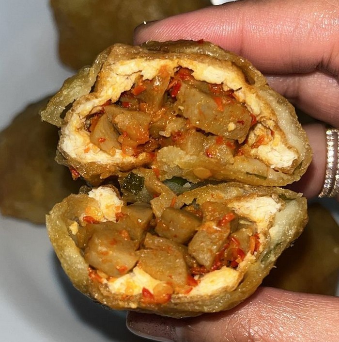 Pedas Nampol! 20 Tahu Pedas Gurih Rp 3.000 Ada di Sini!