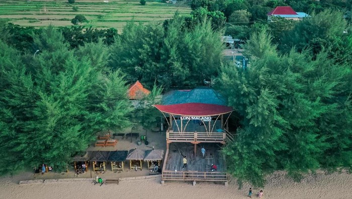Mengenal Desa Bira Tengah di Sampang dengan Keindahan Pantai Pasir Putih Mengenal Desa Bira Tengah di Sampang dengan Keindahan Pantai Pasir Putih