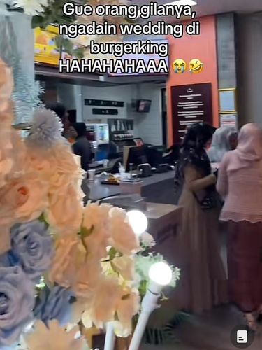 Pengantin Di Depok Viral Gelar Resepsi Nikah Di Resto Burger Cepat Saji