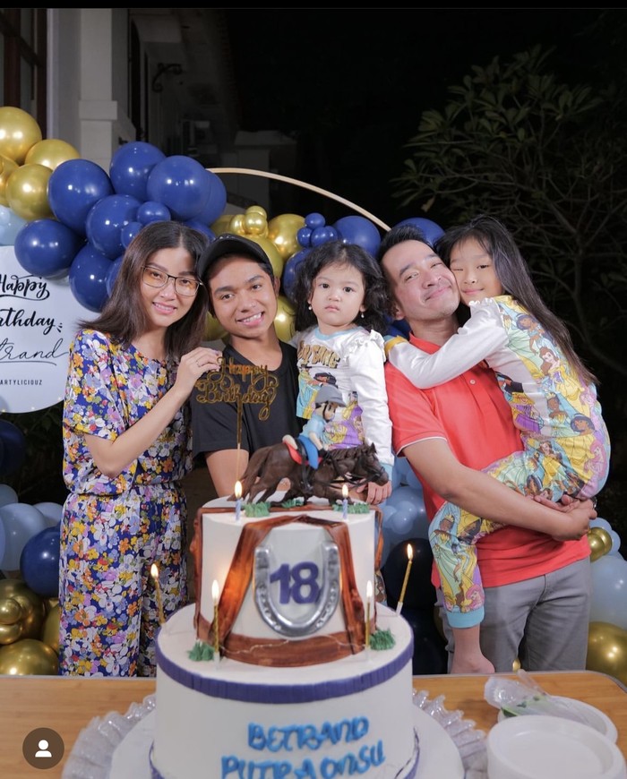 Mesranya Sarwendah dan Ruben Onsu Saat Makan Bersama dan Rayakan Ultah