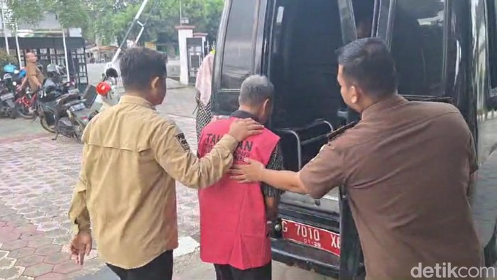 Tilep Duit PBB Ratusan Juta, Kadus di Larangan Brebes Ditahan! Tilep Duit PBB Ratusan Juta, Kadus di Larangan Brebes Ditahan!