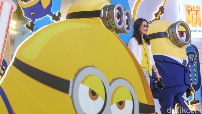 Asyiknya Bermain dan Foto Bersama Minion Despicable Me