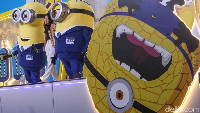 Asyiknya Bermain dan Foto Bersama Minion Despicable Me