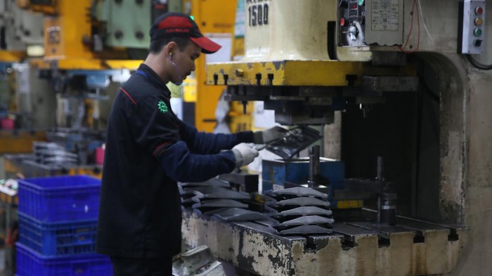 Melihat Pembuatan Sparepart di Pabrik CPL Tangerang