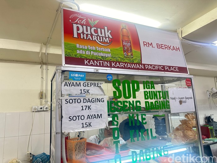Makan Hemat di Kantin Mall SCBD, Modal Rp 15 Ribu Sudah Kenyang!