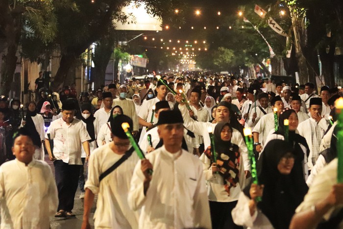 Momen Walkot Pasuruan Pawai Takbir Keliling Bareng Pegawai Pemkot-Warga Momen Walkot Pasuruan Pawai Takbir Keliling Bareng Pegawai Pemkot-Warga