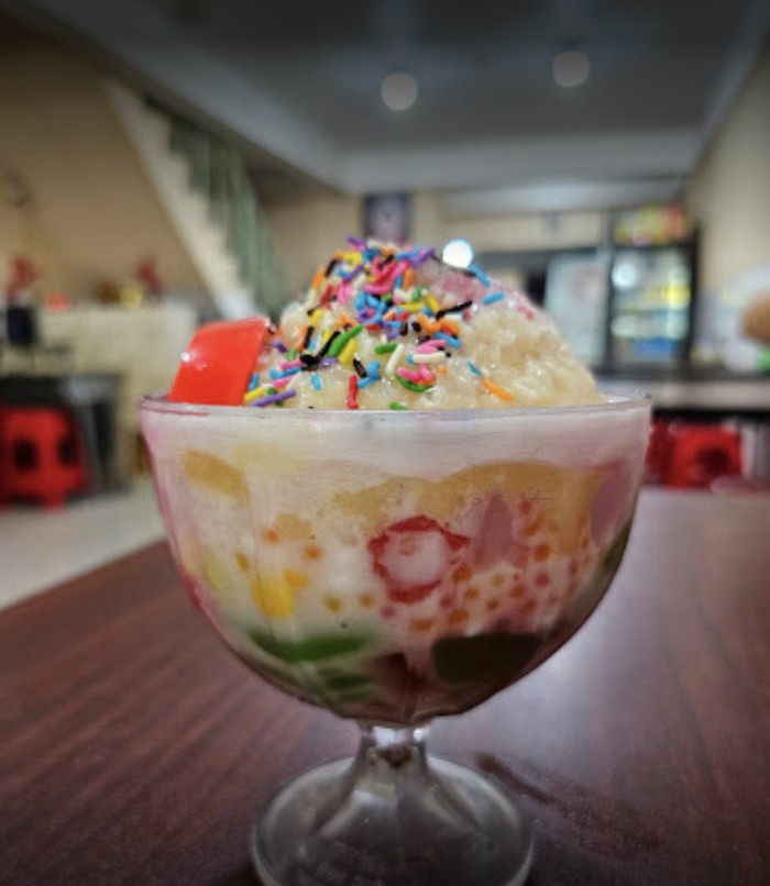 Slurpp! 20 Es Teler Manis Segar Ada di Sini