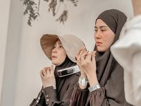 Gaya Nagita Slavina Ibadah Haji, Pakai Pendingin di Leher Seharga AC Rumah