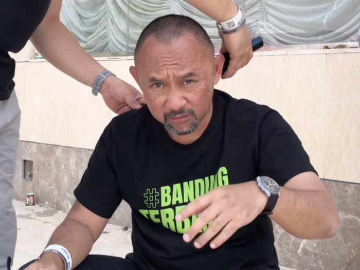 Foto Raffi Ahmad hingga Rezky Adhitya Gunduli Rambut Usai Ibadah Haji