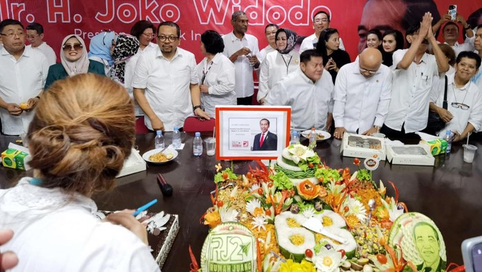 Kala Rumah Juang Relawan Jokowi-PSI Syukuran Bersama Kala Rumah Juang Relawan Jokowi-PSI Syukuran Bersama