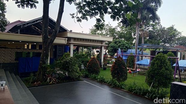 Cerita Bos Persib Umuh Muchtar Punya Rumah Gedong di Sumedang Cerita Bos Persib Umuh Muchtar Punya Rumah Gedong di Sumedang