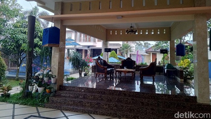 Potret Megahnya Rumah Bos Persib Umuh Muchtar di Sumedang Potret Megahnya Rumah Bos Persib Umuh Muchtar di Sumedang