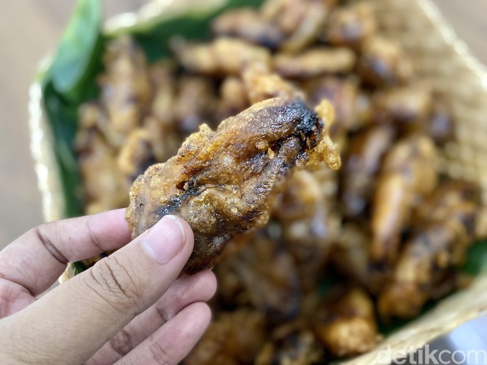 Manis Renyah Pisang Goreng Waras yang Viral
