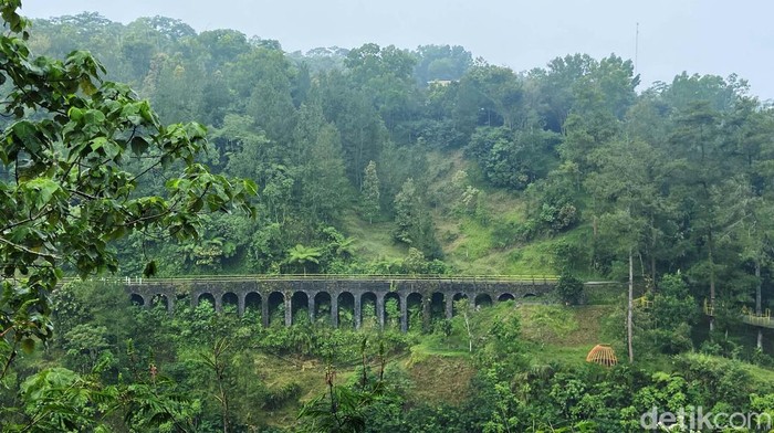 Pesona Jembatan Plunyon Kalikuning di Lereng Merapi