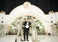 7 Foto Lamaran Hingga Pernikahan Happy Asmara & Gilga Sahid, Anggun Berhijab